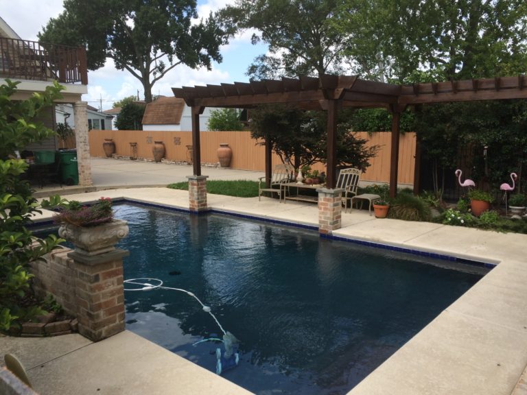 Trellis on a swimming pool - Crystal Pools and Spas